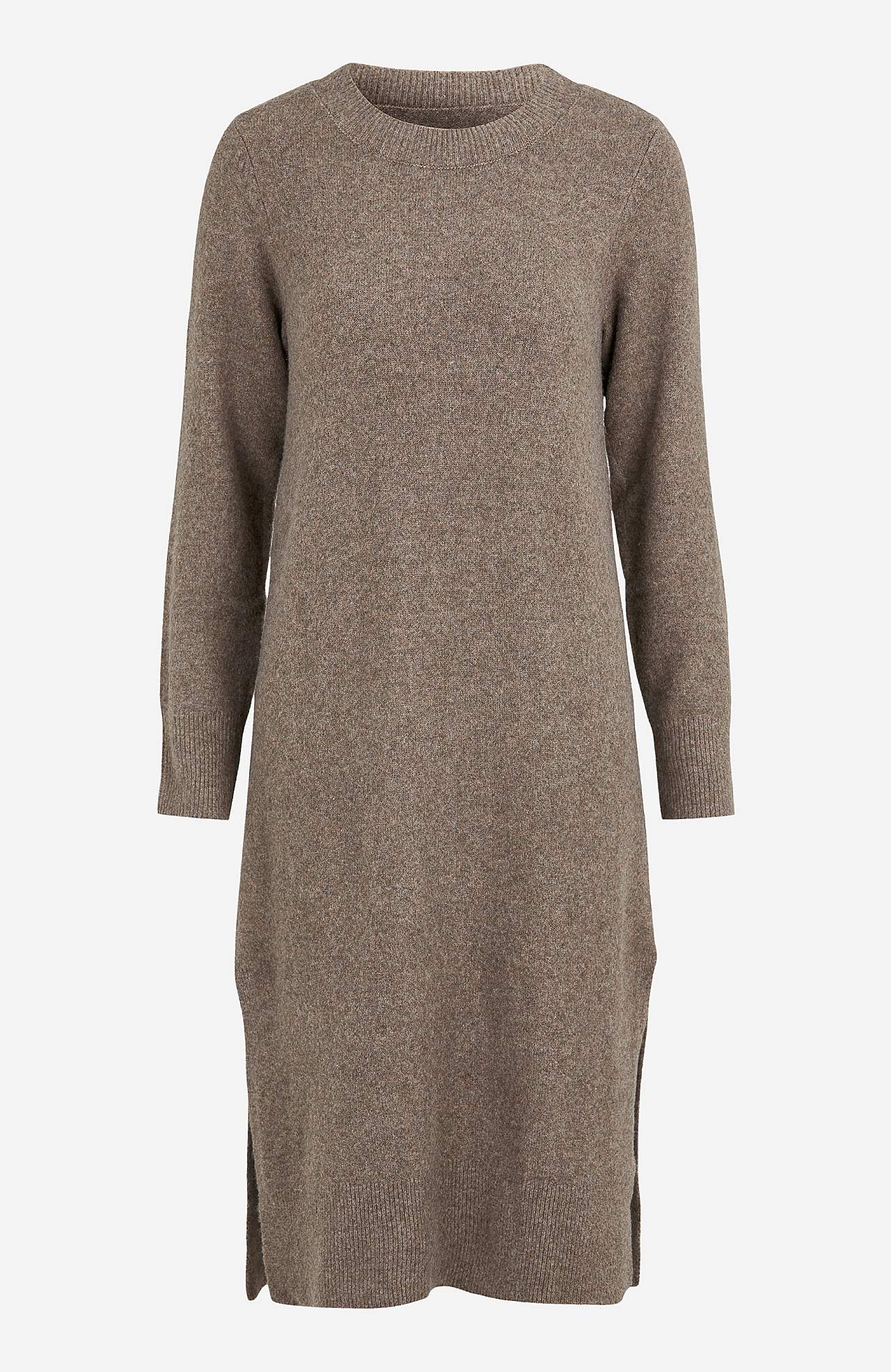 Neulottu, pehmeä mekko Harriet Cellbesiltä | Cellbes